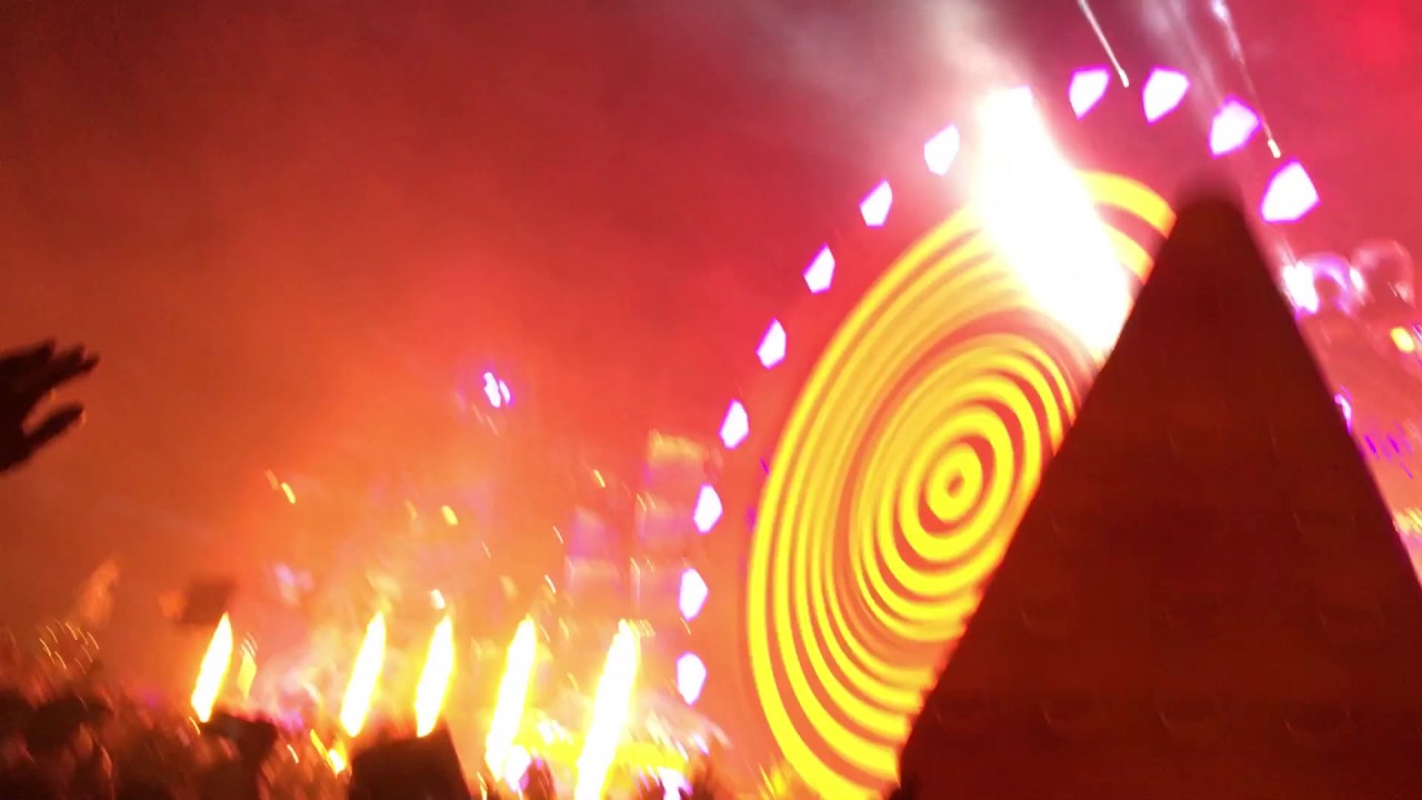 The Chainsmokers - Roses - live @ EDC Orlando 2016 - YouTube