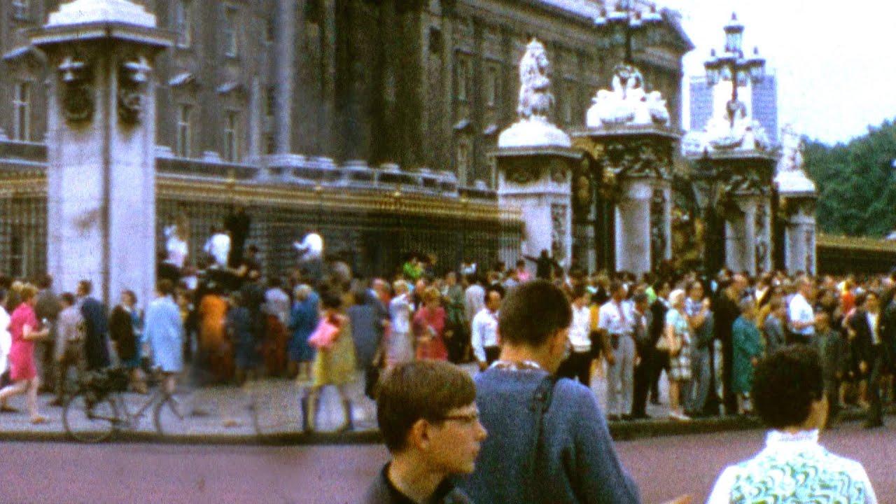 London, England, UK 1964-65, Changing the Guard at Buckingham Palace ...