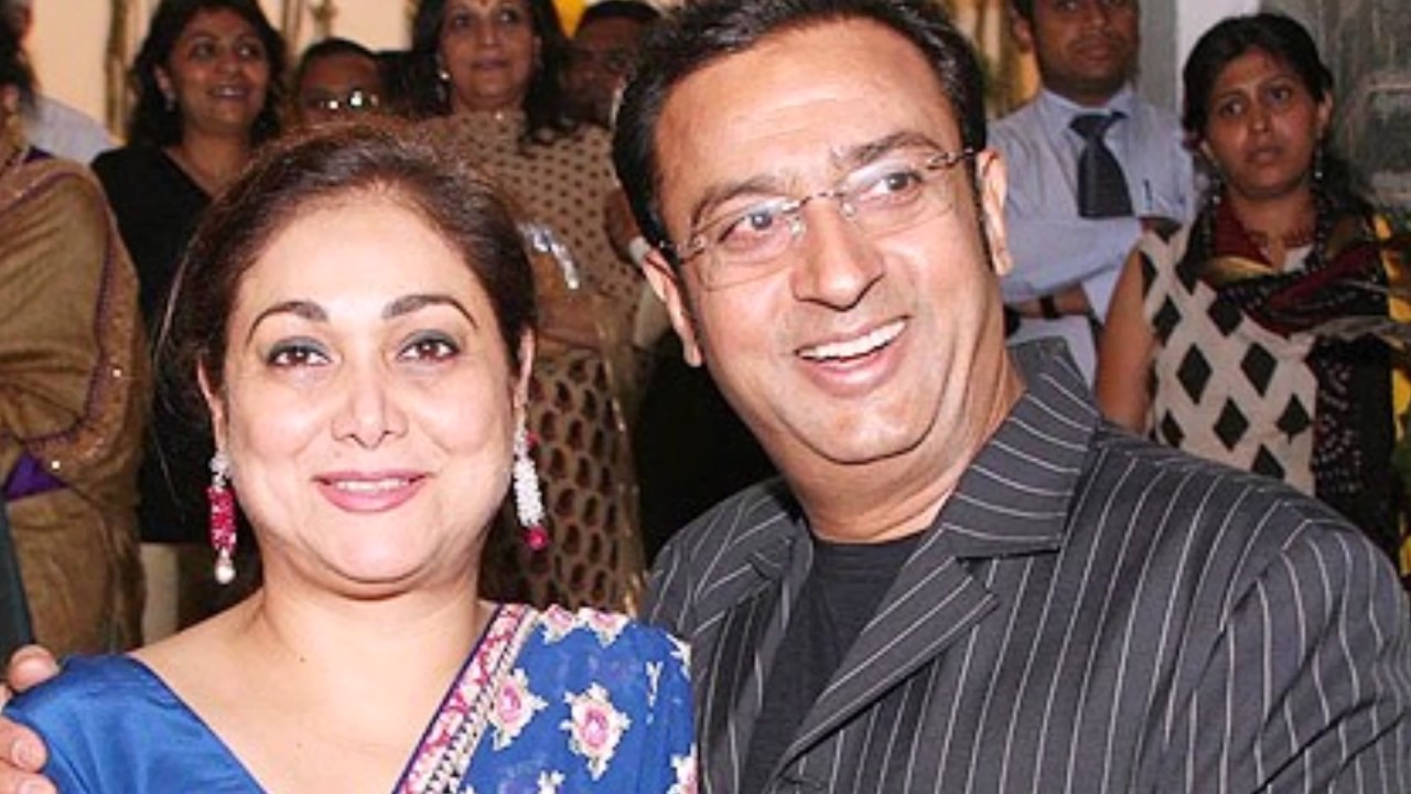 Bollywood actor Gulsan Groover with his family rare and unseen - YouTube
