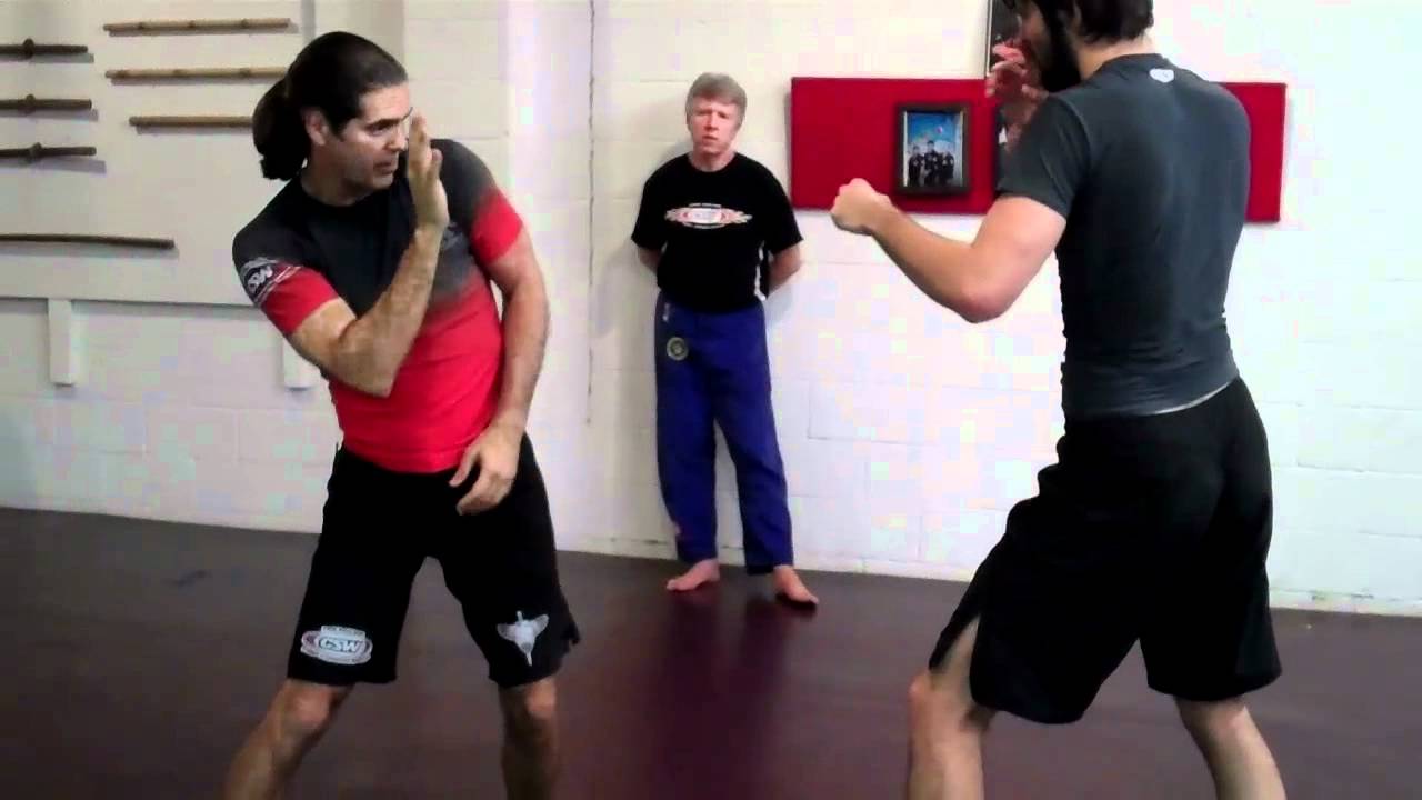 Rear leg kick traps. - YouTube