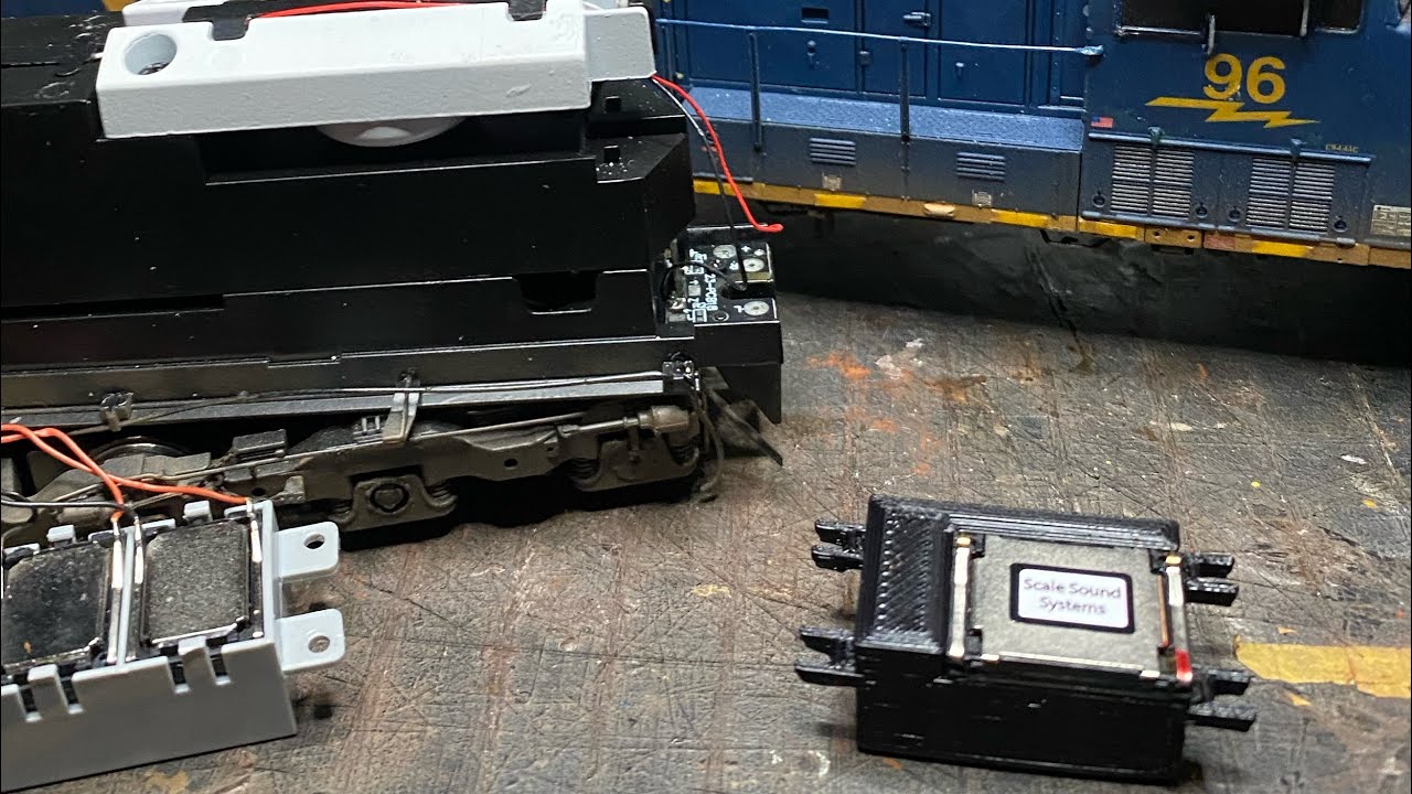 Scaletrains AC44CW with Scale Sound Systems Speaker installed ! - YouTube
