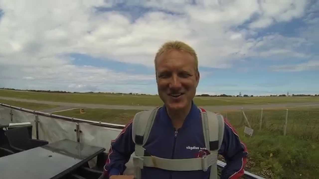 Phil Eyre - Skydive Guernsey 23/08/14 - YouTube