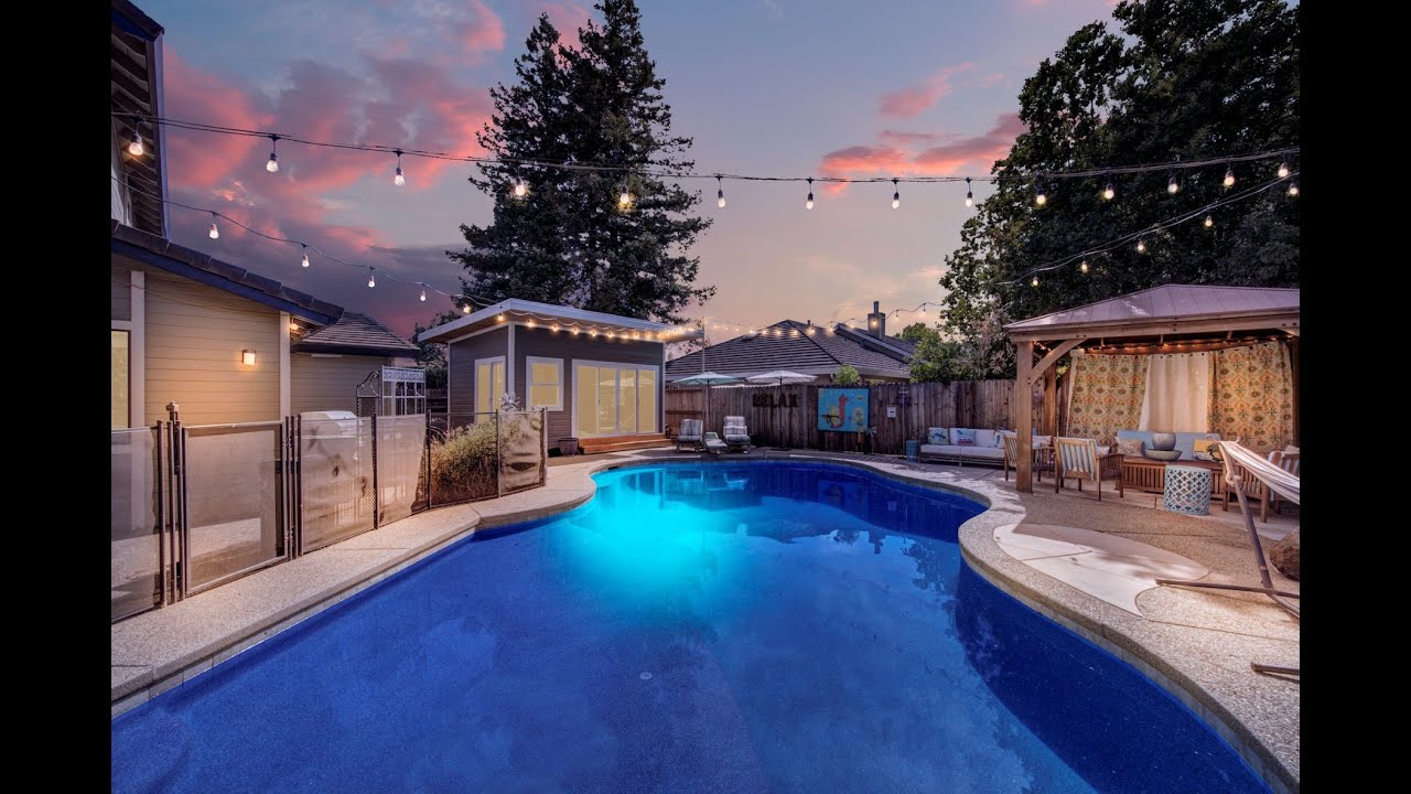 Executive Dixon Home with Pool - YouTube