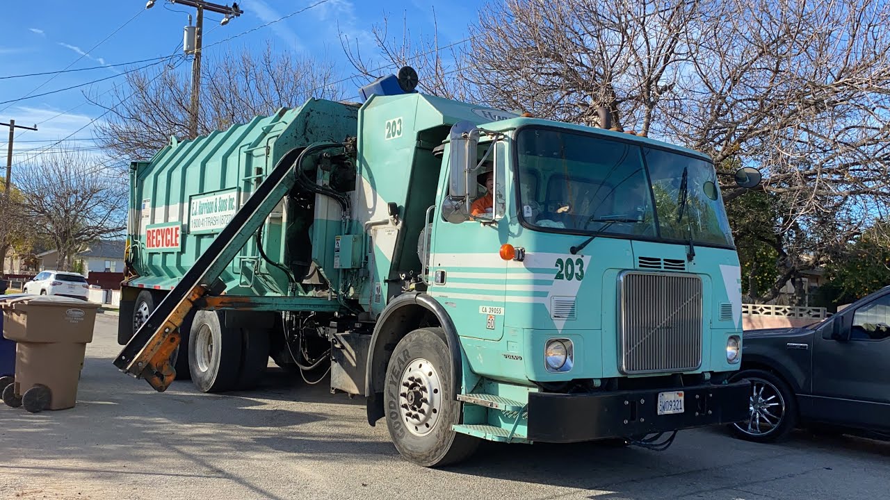 EJ Harrison Volvo amrep 203 collecting recycle - YouTube
