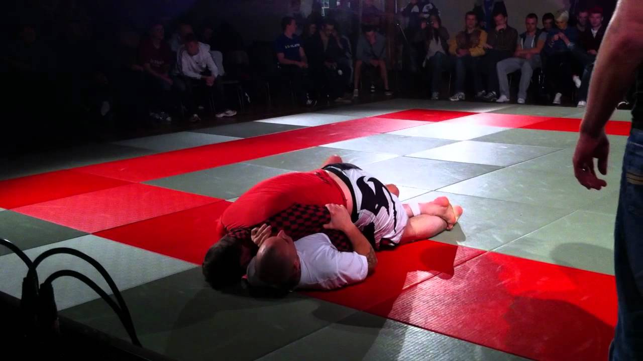 BJJ.ie - Richie Ivory v Richard Gorey @ Grapplepalooza 2011 - YouTube