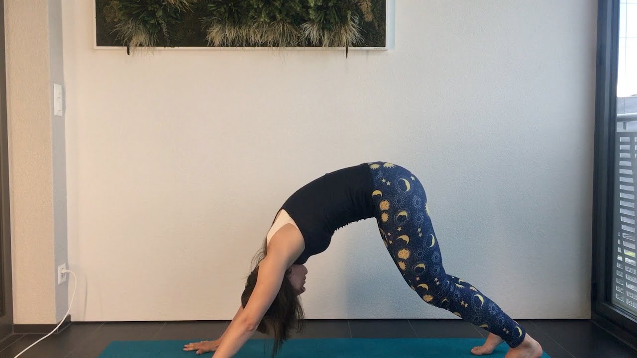 How to: down dog to plank in a wave - YouTube