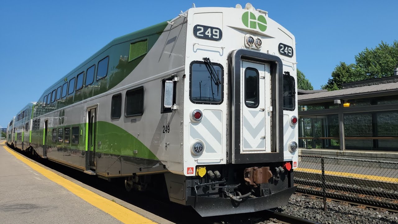 (Reactivated Cab Car 249!) GO 9225 - 249 With 604 Pulling Into & Departing Danforth - YouTube