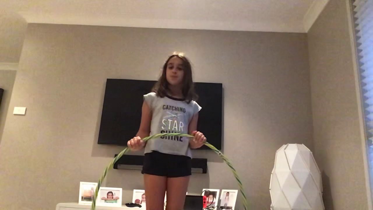 HOW TO HOOLA HOOP ON YOUR ARM - YouTube