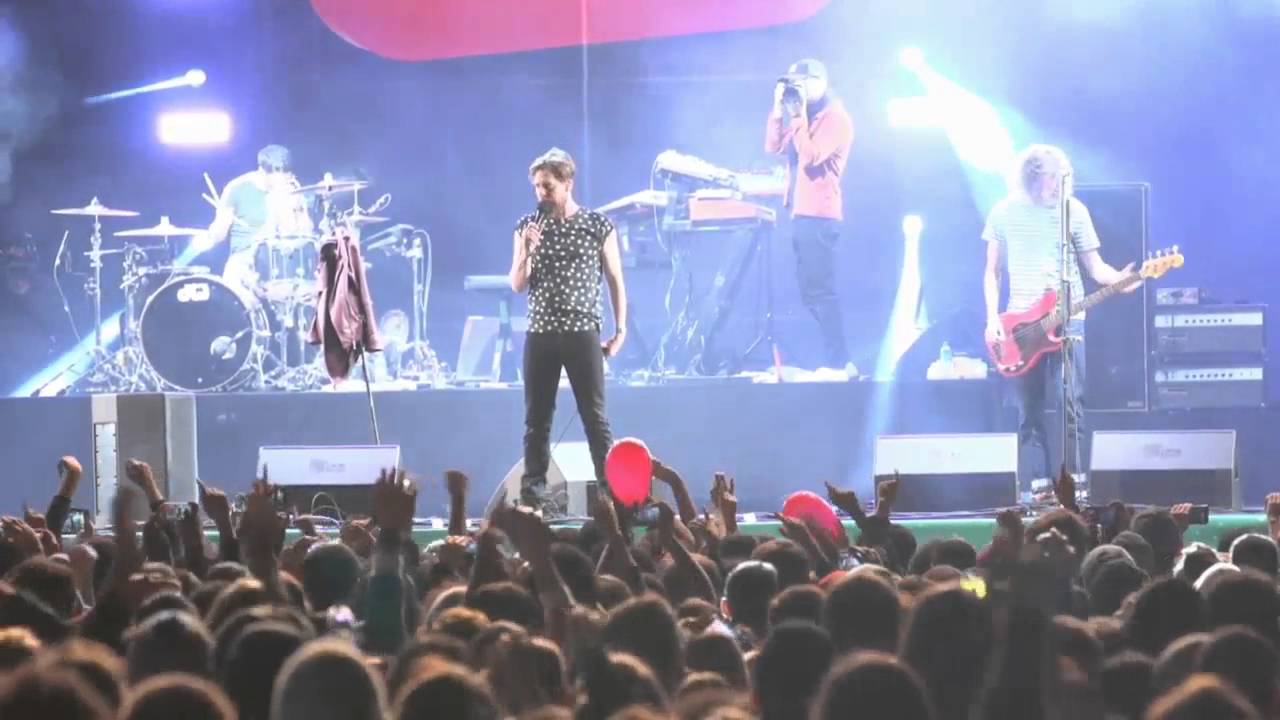 Kaiser Chiefs - The Angry Mob & I Predict A Riot (Live at Cultura ...