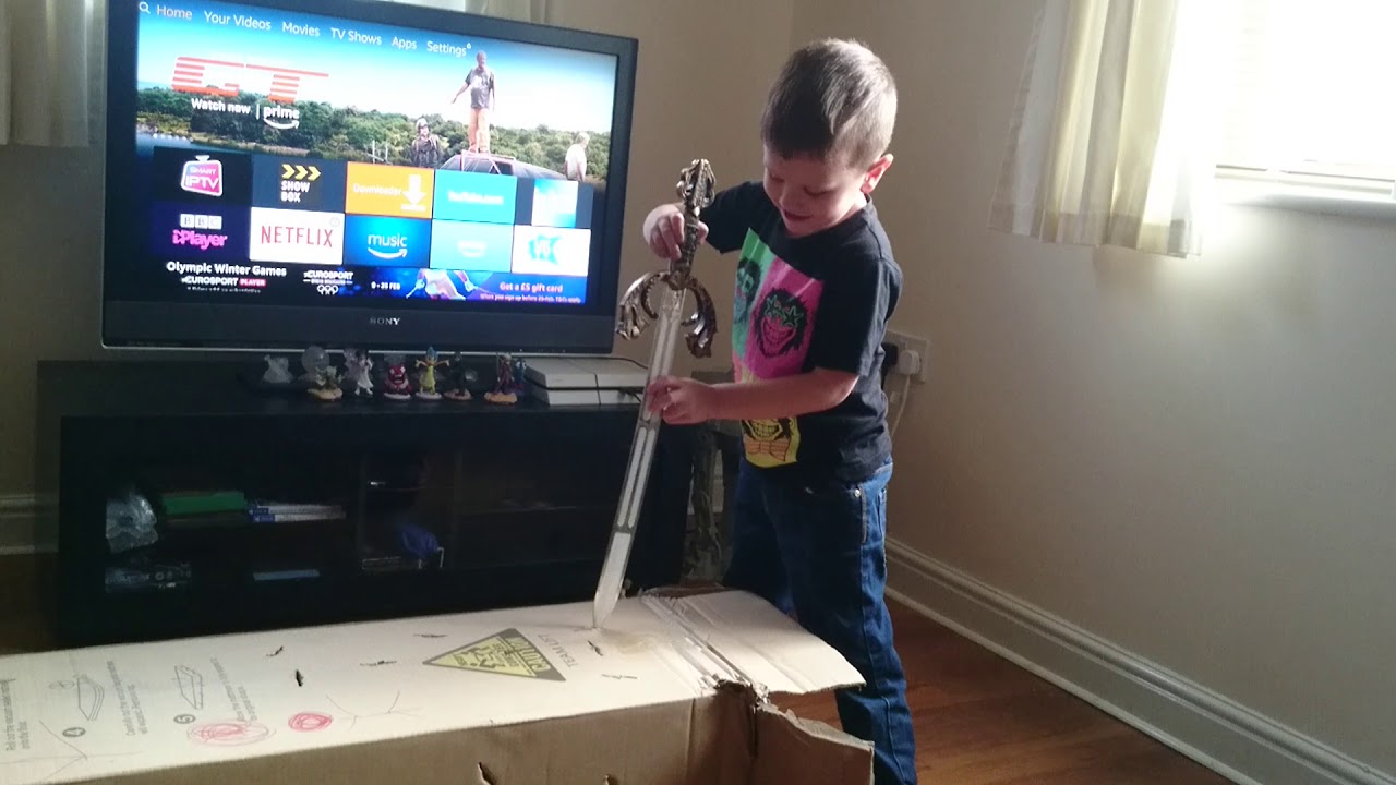 Deadly sword stabbing box - YouTube