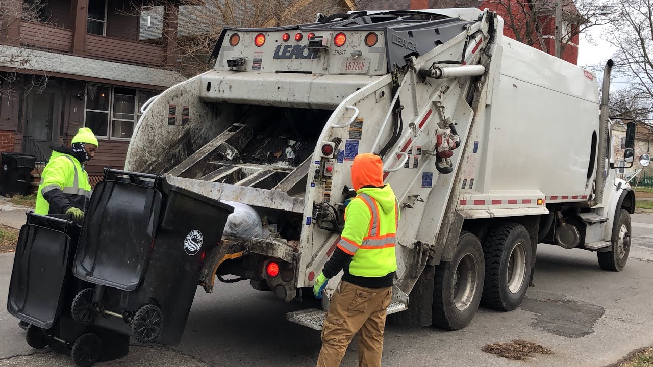 New Freightliner Leach Rear Loader Garbage Truck Packing Trash - YouTube