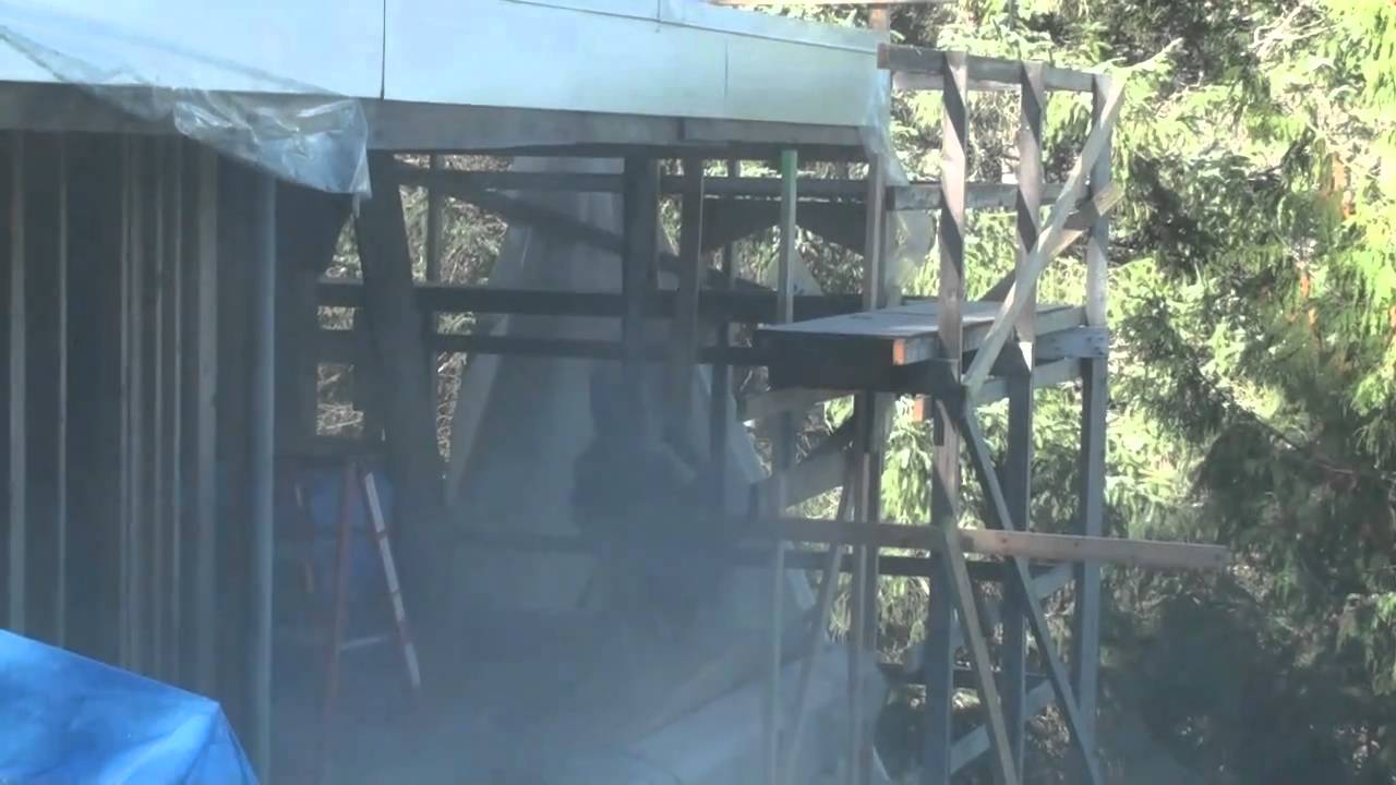 Sandblasting Steel to remove rust - YouTube