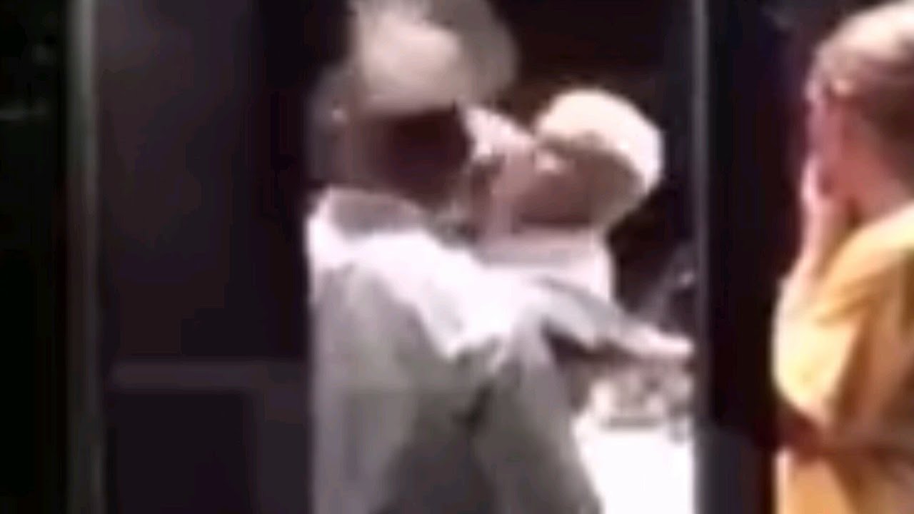 Justin Bieber fight...gets beaten up again - YouTube