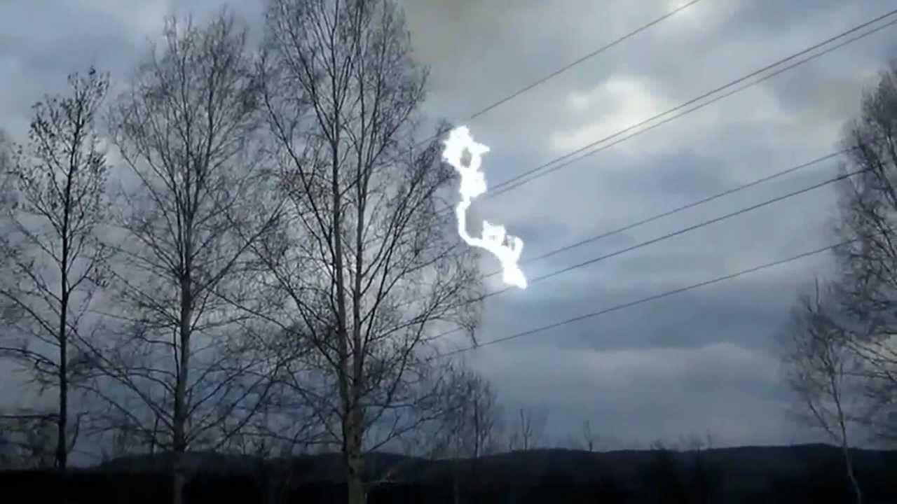Cord high tension electric arc produced - Arco voltaico - YouTube