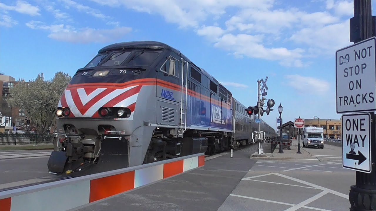 Metra Evening rush hour at Arlington Heights (36) - YouTube