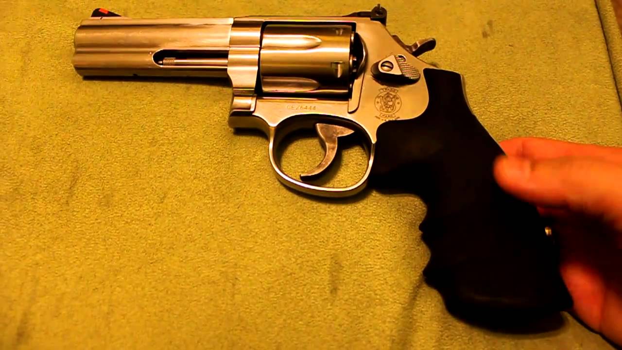 Smith and Wesson 686 4" - YouTube