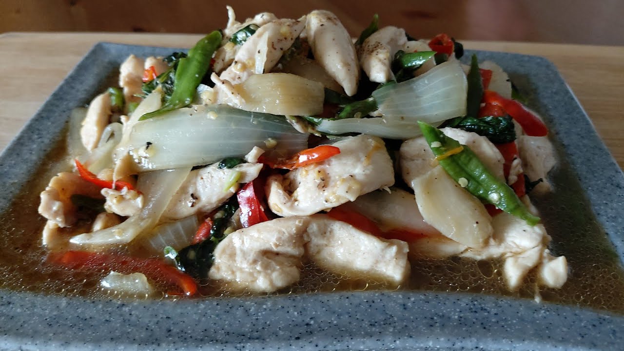 Spicy Thai Chicken Basilico/กะเพราไก่ เผ็ดร้อน หอมนัวร์ - YouTube