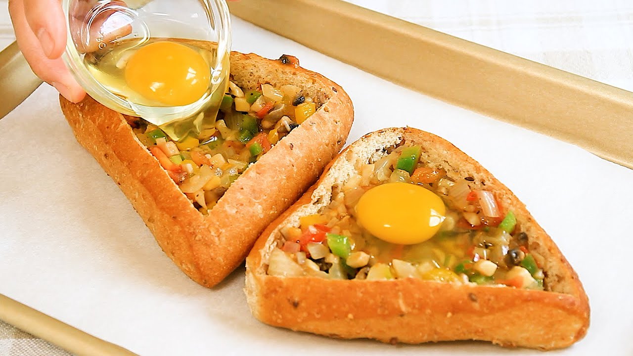 Put EVERYTHING inside the bread and your breakfast is ready! So easy ...