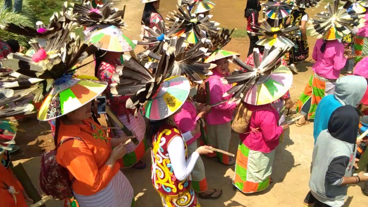 keseruan desa long uro petulat jenai untuk desa lidung payau! - YouTube