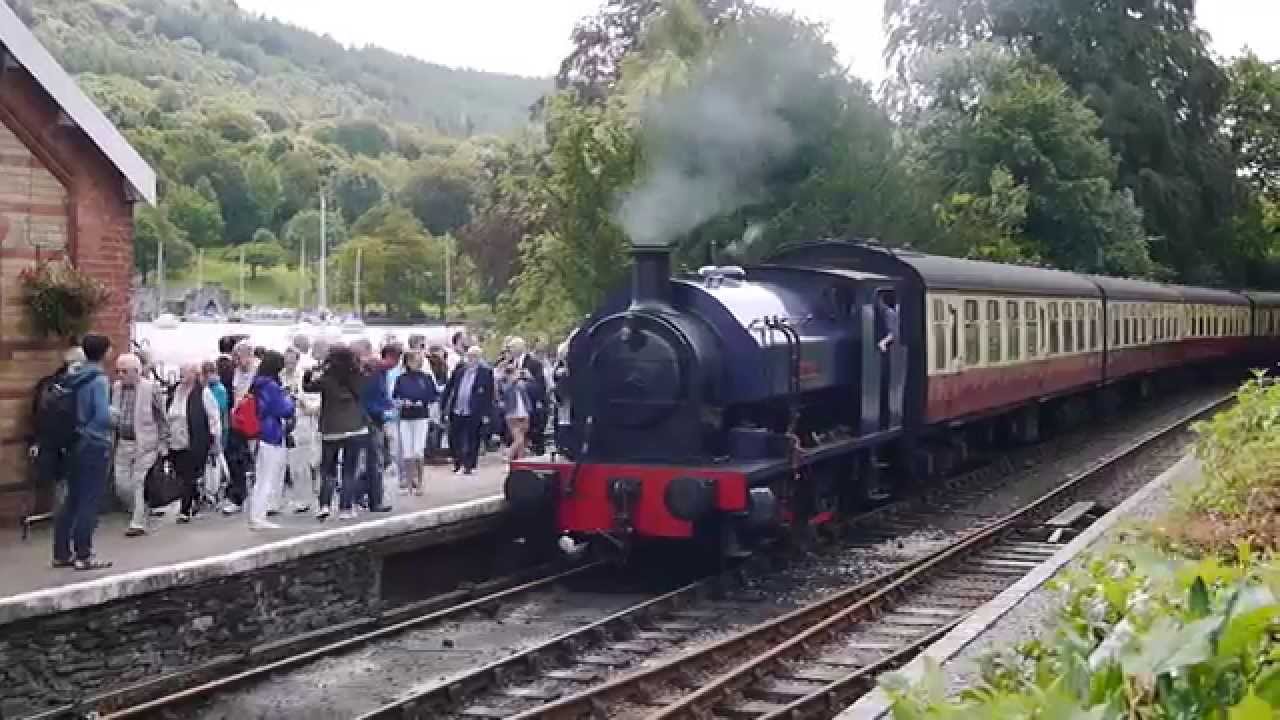 Trip on the Lakeside & Haverthwaite Preserved railway, Lake District ...