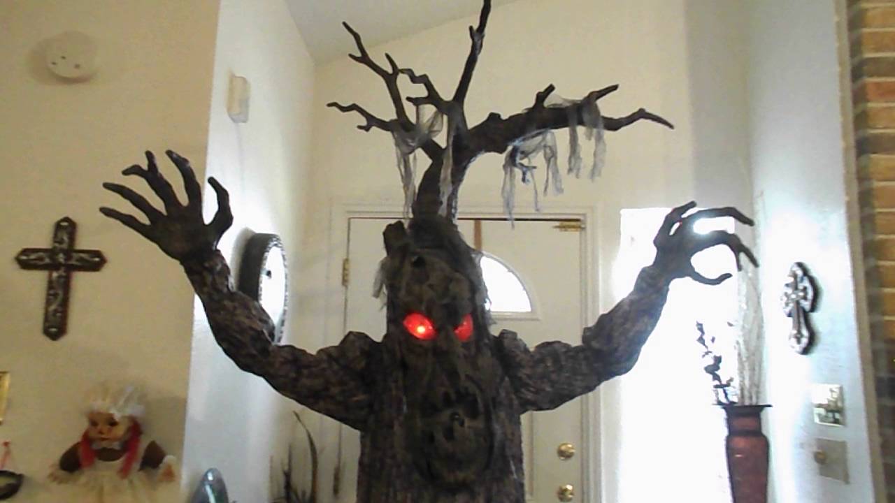 Animated Haunted Tree 2016 - YouTube