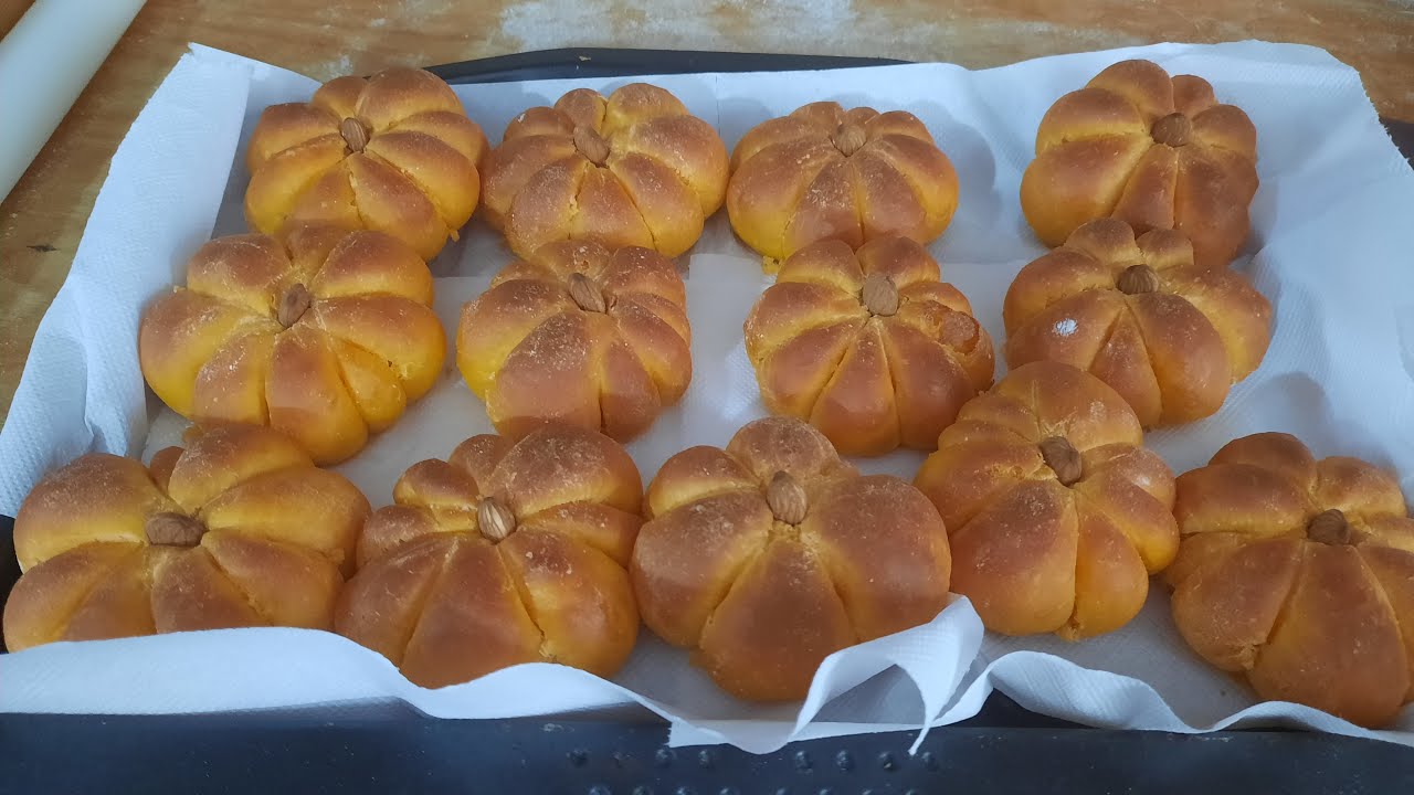 Tutorial come fare i panini a forma di zucca - YouTube