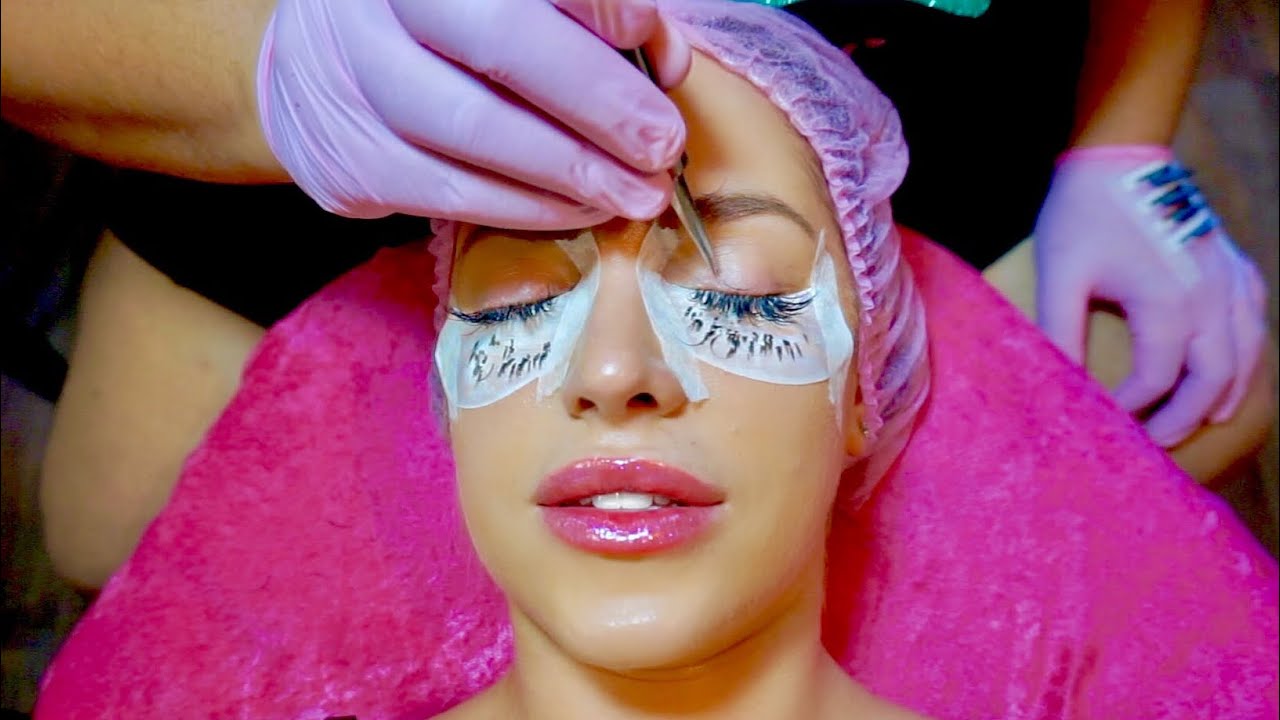 HOW TO APPLY LASH EXTENSIONS - YouTube