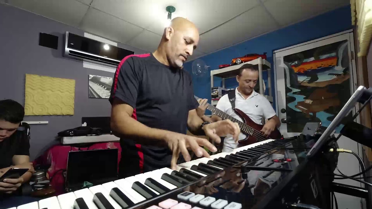 OYE (july mateo rasputin)(piano y bajo cover) y (BLOOPERS) - YouTube