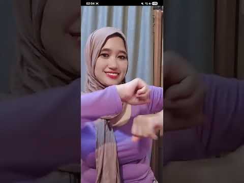 Hijab crot pamer dada main lidah