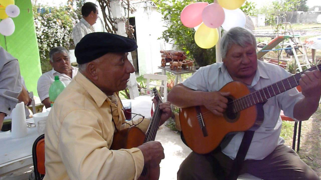 PEPE CORONEL PRESENTÓ "EL CACHAPÉ" - YouTube