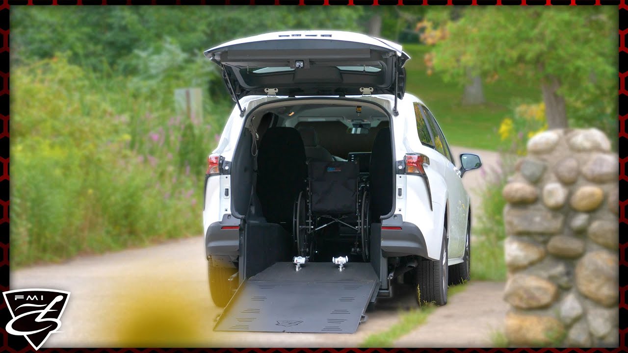 Wheelchair Accessible Toyota Sienna Hybrid | Manual Ramp | Freedom ...