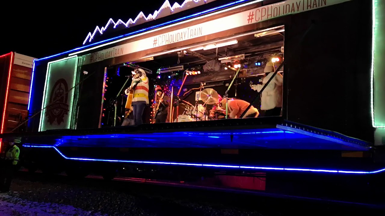 Terri Clark - Poor Pitiful Me & Rockin Around the Christmas Tree LIVE ...