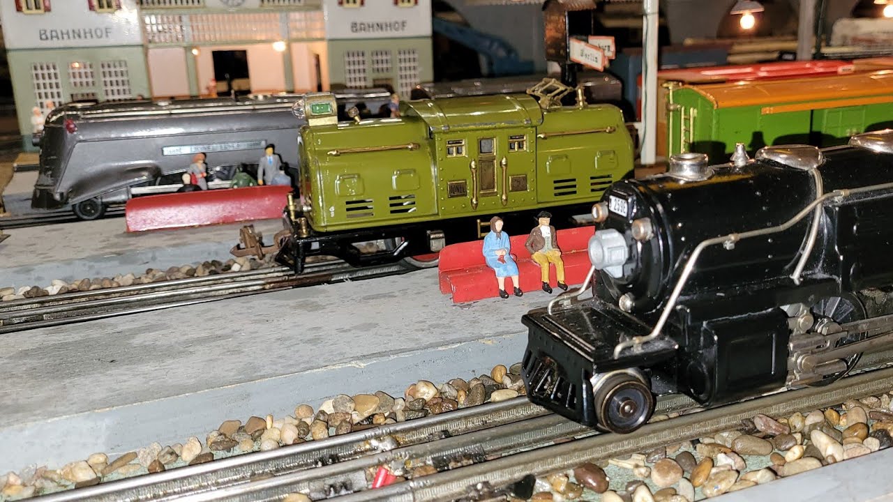 More Lionel on the layout! Pre war tinplate 0 gauge trains. - YouTube