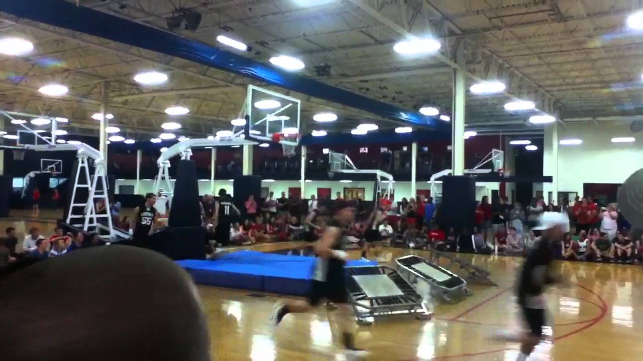 Liberty Soar Dunk Team double basketballs - YouTube