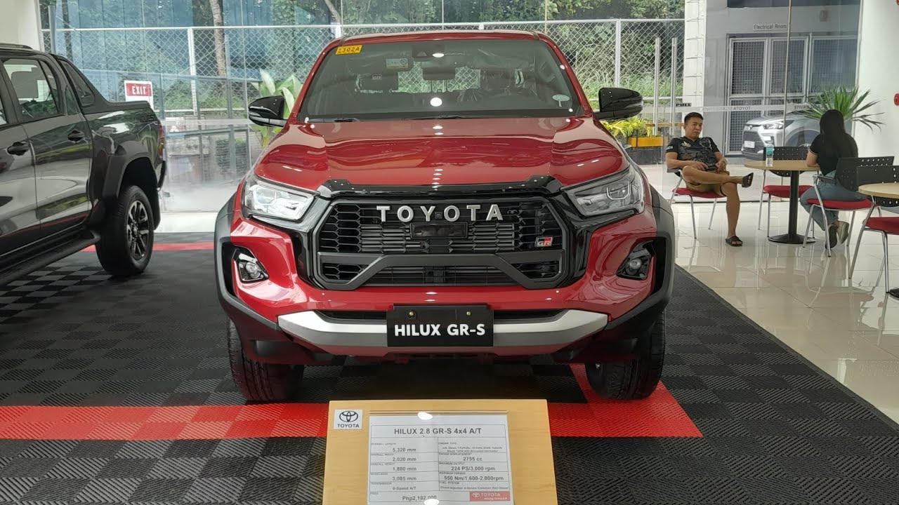 HILUX 2.8 GR-S 4X4 AT 2025 (EMOTIONAL RED) - YouTube