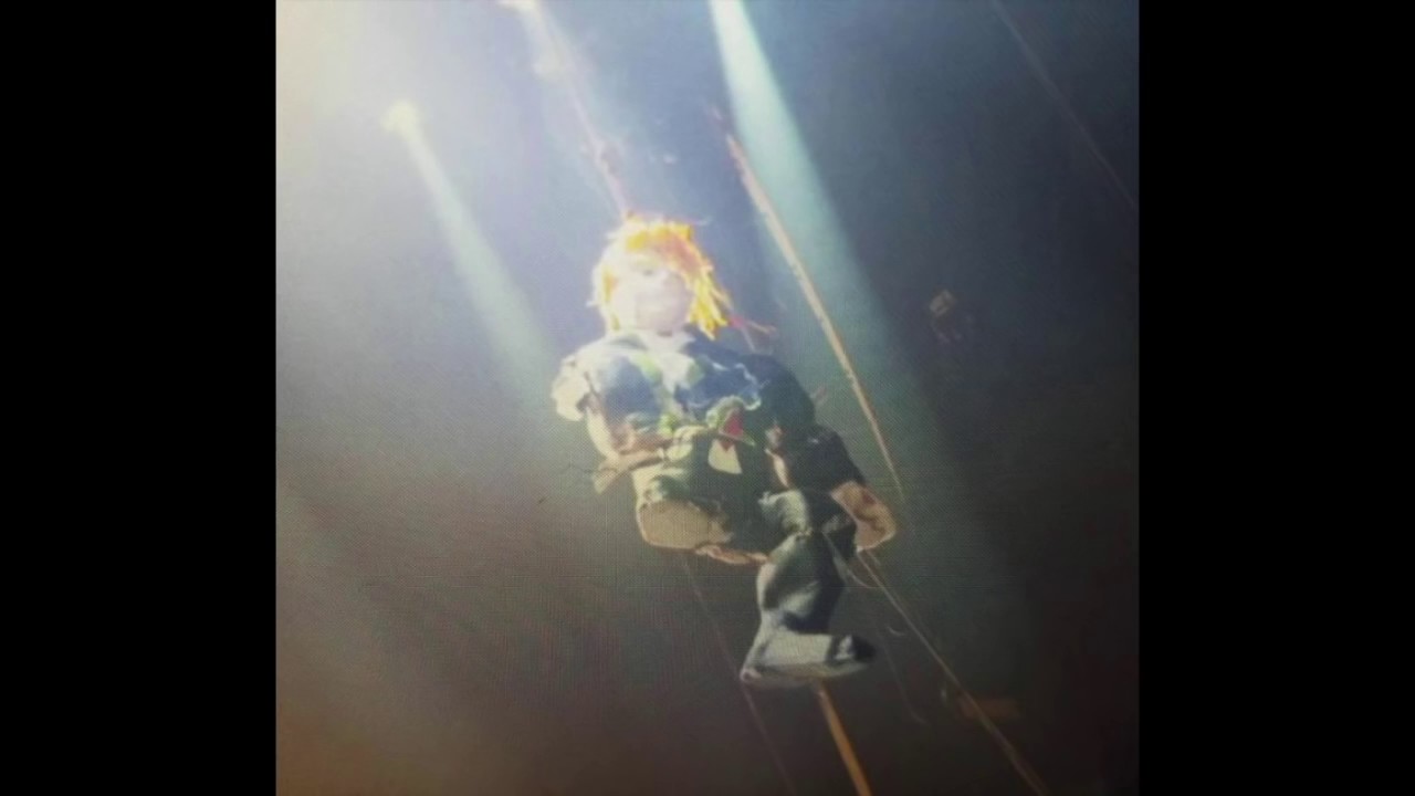 Guns N' Roses Bring Donald Trump Pinata On Stage & Beat The Crap Out of ...