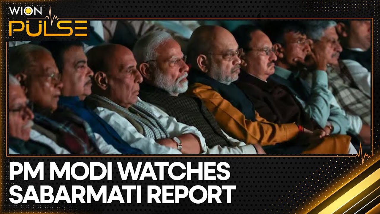 India: PM Modi, Actor Vikrant Massey watch Movie The Sabarmati Report ...