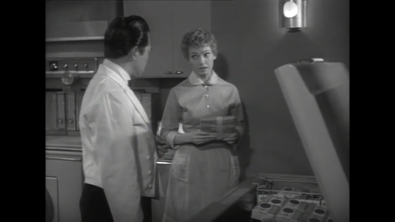 HEY, JEANNIE! -- Jeannie The Cook - YouTube