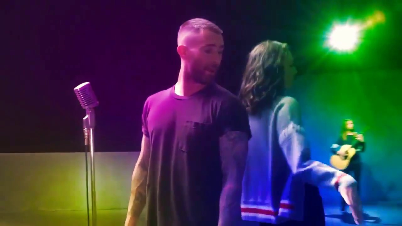 Maroon 5 💗 Gal Gadot Dance - Girls Like You 💗 - YouTube