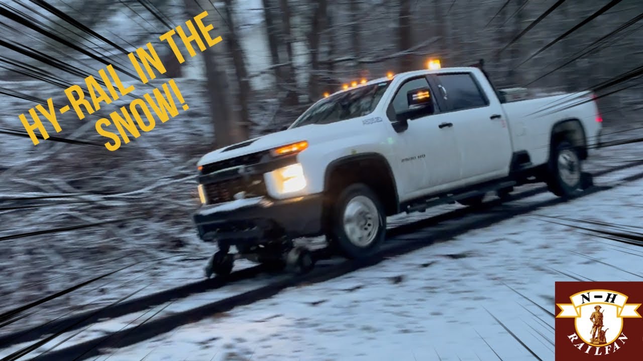 CSX Hy-Rail speeding through fresh snow on the Northern Mainline - YouTube