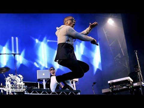 Labrinth - Earthquake at Radio 1's Big Weekend 2013 - YouTube