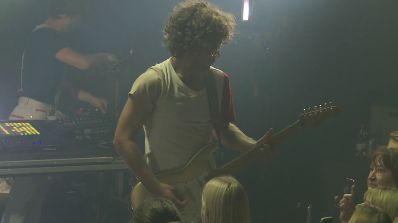 Compact Disk Dummies - Cry For Me Live at AB - Ancienne Belgique - YouTube