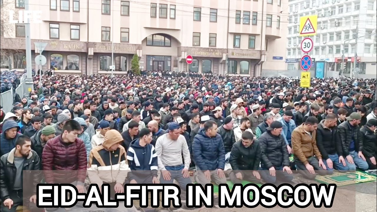More than 180,000 Muslims celebrate EID-AL- FITR in Moscow - YouTube