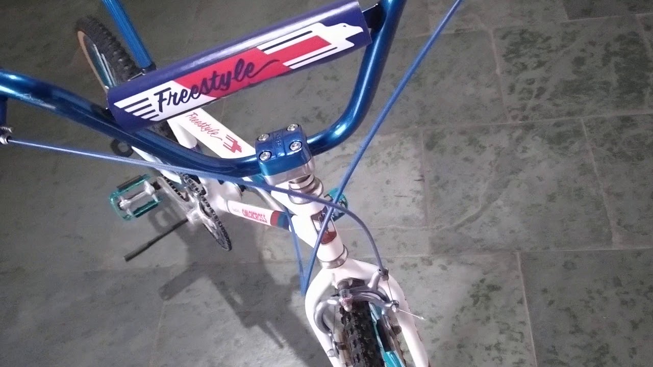 Caloi Cross Freestyle Extra Light Azul - YouTube