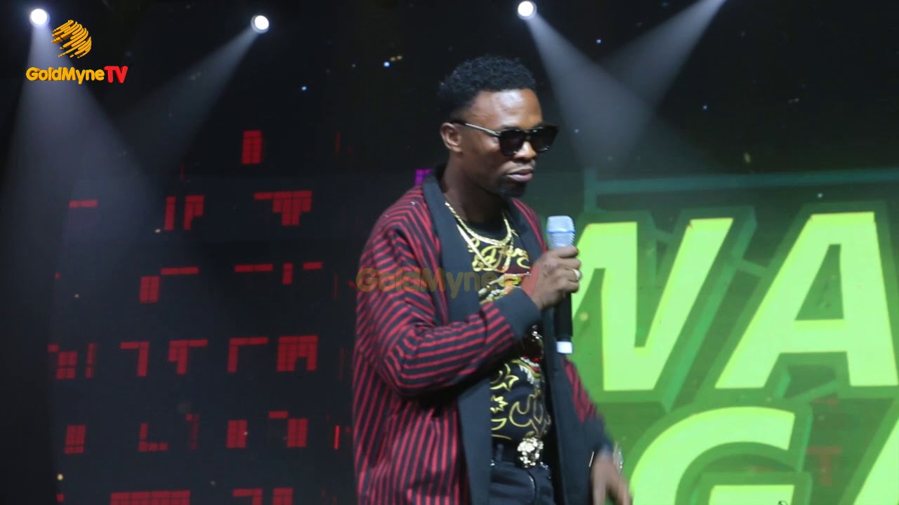 COMEDIAN I GO DIE SAYS 'MONEY TOO SWEET' AT WARRI AGAIN FESTIVAL - YouTube