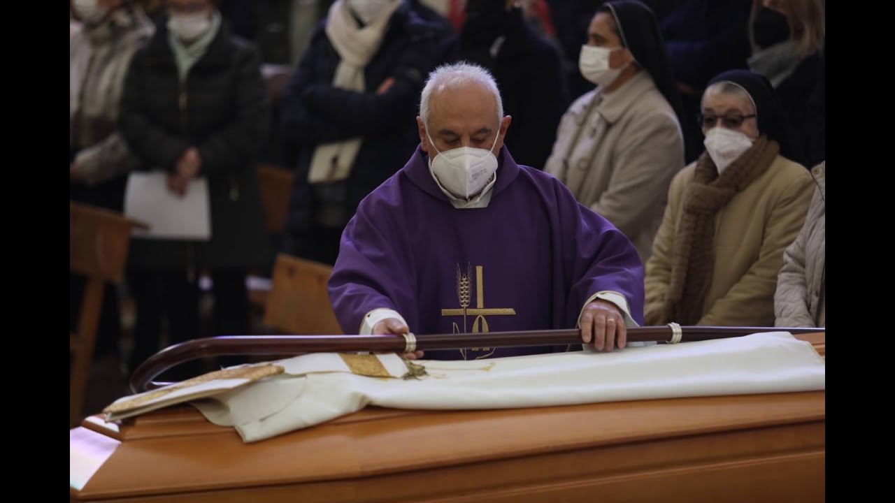 Funeral en O Barco por el obispo Eloy Tato Losada - YouTube