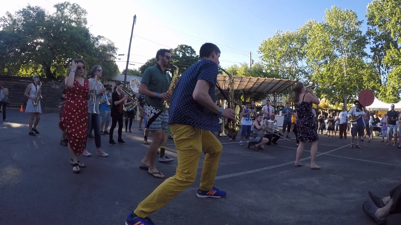 La Murga de Panama - School of HONK at HONK!TX - 3/31/17 - YouTube
