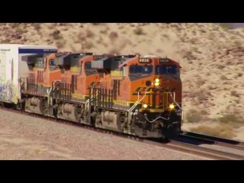 BNSF 6838 EB Freight and BSNF 6931 WB Stack at Ludlow California - YouTube