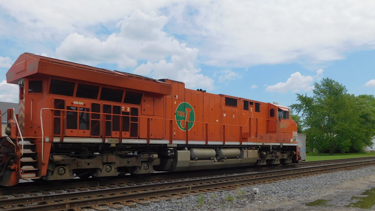 CN M302 with CN 3023 leading on HOMERAILS and with GALCNI with COOL ...