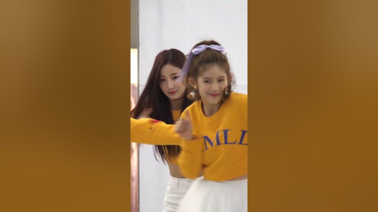 [FANCAM/직캠] 180121 모모랜드 MOMOLAND 연우 YEONWOO - 뿜뿜 BBOOM BBOOM FOCUS by PIERCE - YouTube